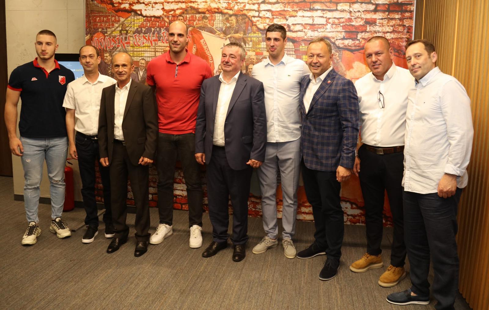 Vojvodina ne želi sa trona: Dušan Bajatović novi predsednik, stižu ...